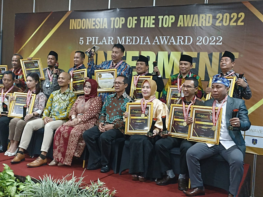 MTs Negeri Rembang Raih Penghargaan Sebagai Sekolah Terbaik