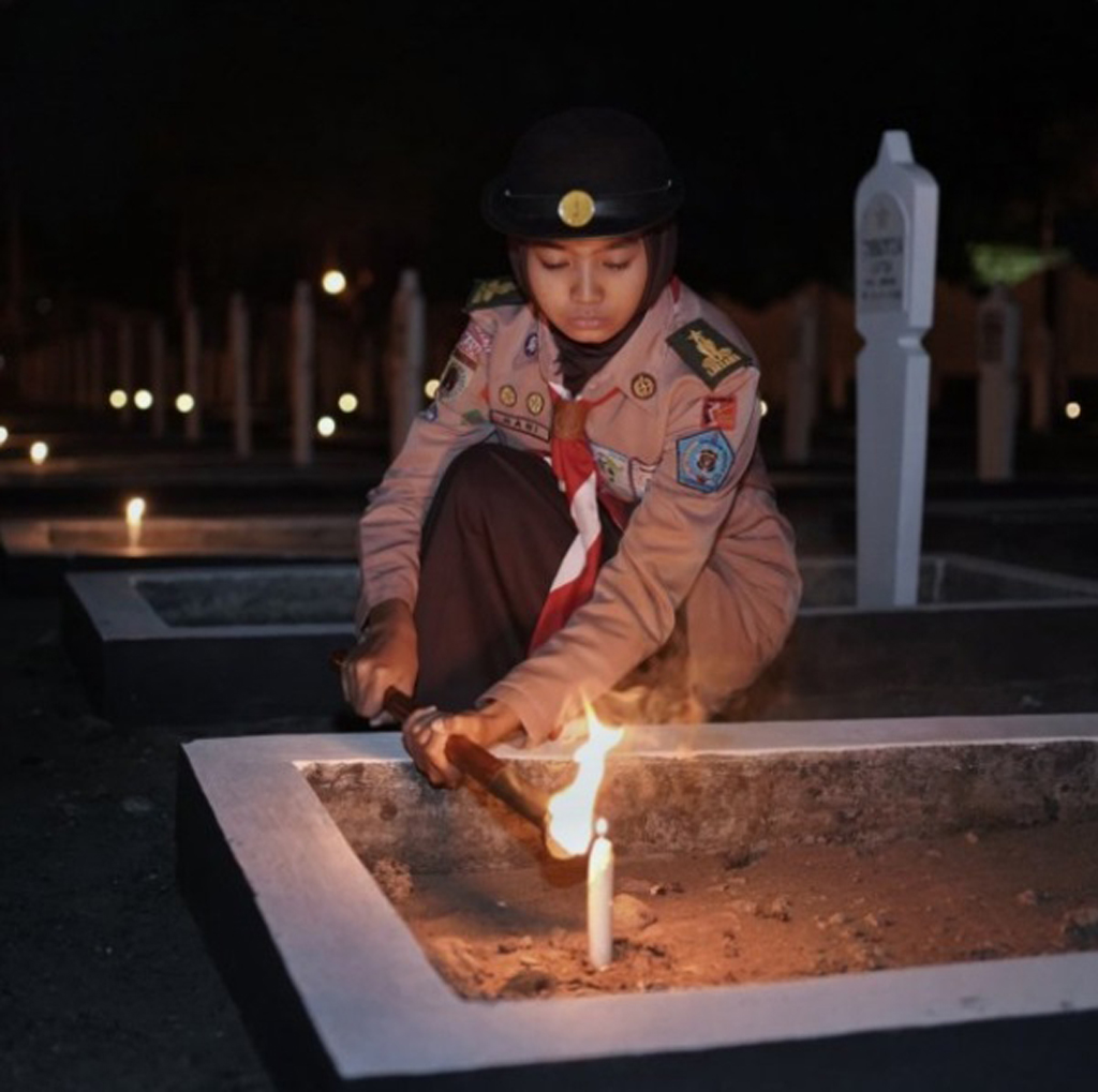 Hening Malam Upacara Kehormatan Dan Renungan Suci Jelang Peringatan HUT RI Ke-79